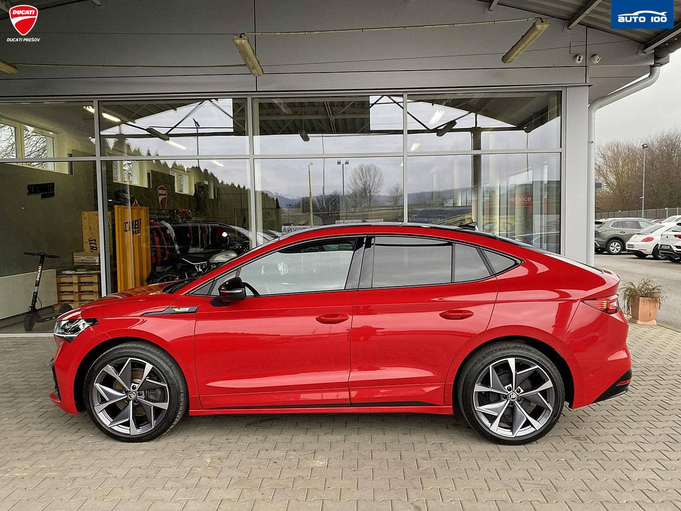 Škoda Enyaq RS 4x4 220 KW, Matrix Beam, Key less, DCC, tepelné čerpadlo ...